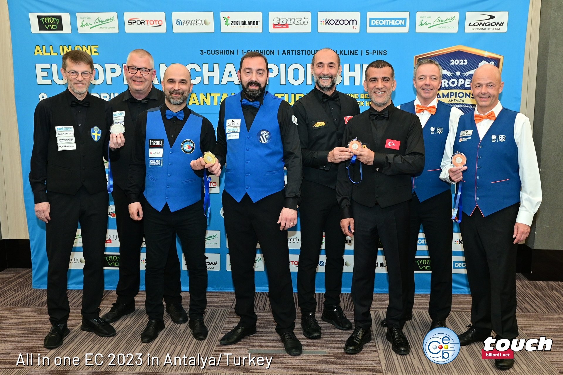 Griekse emoties na winst Europese titel voor teams | KNBB