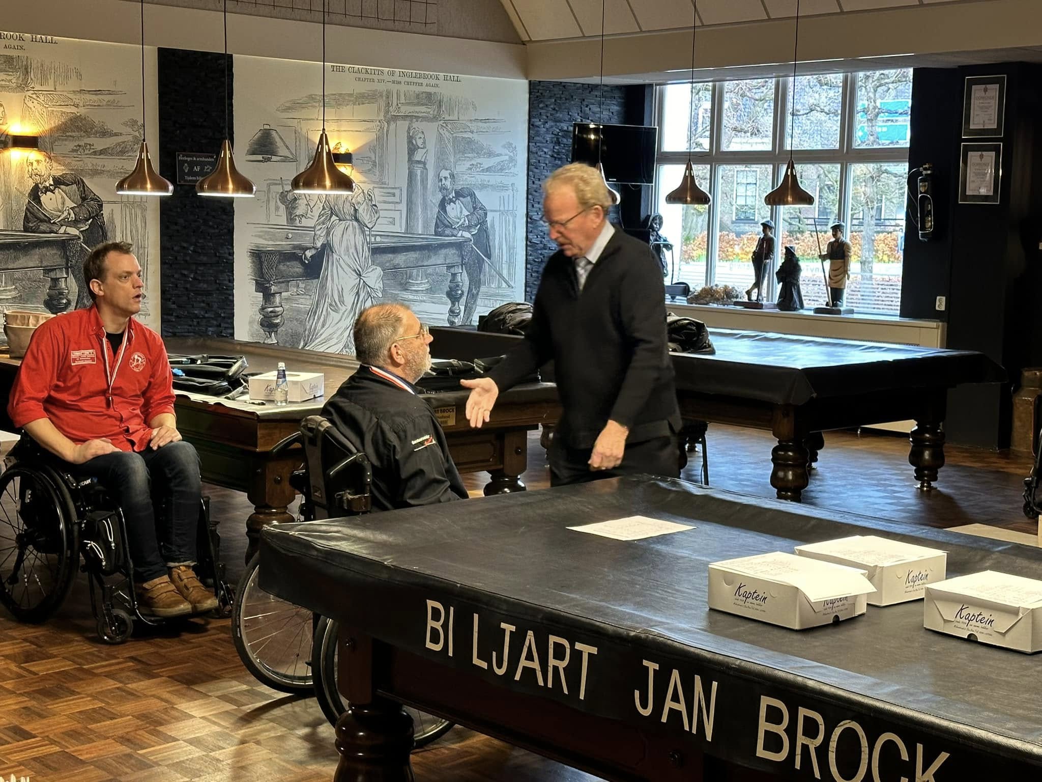 Harwig den Ham perfecte gastheer NK Rolstoel Libre; Jan Versprille ...