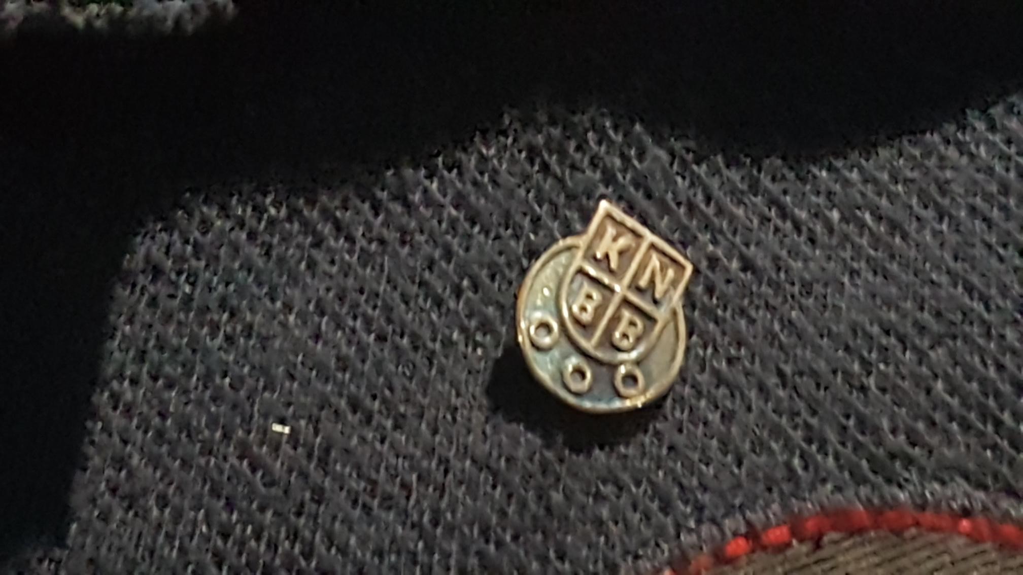 Waarderingsspeld KNBB voor Cees van Schaik | KNBB